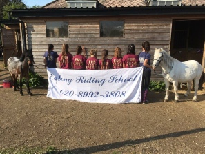 Home [www.ealingridingschool.biz]